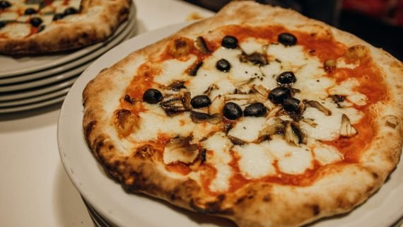 Best Cheeses to Use for Authentic Italian Pizza - Cooking Italiano